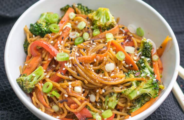 Quick and Easy Veggie Garlic Noodles Recipe